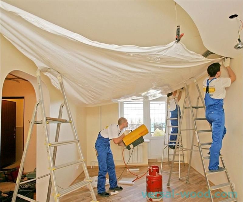 Ugradnja spuštenih stropova na dvije razine za dvoranu: fotografije i ...