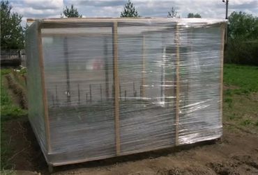 Učinite sami staklenik od streč folije: video, kako napraviti, zamotati ...